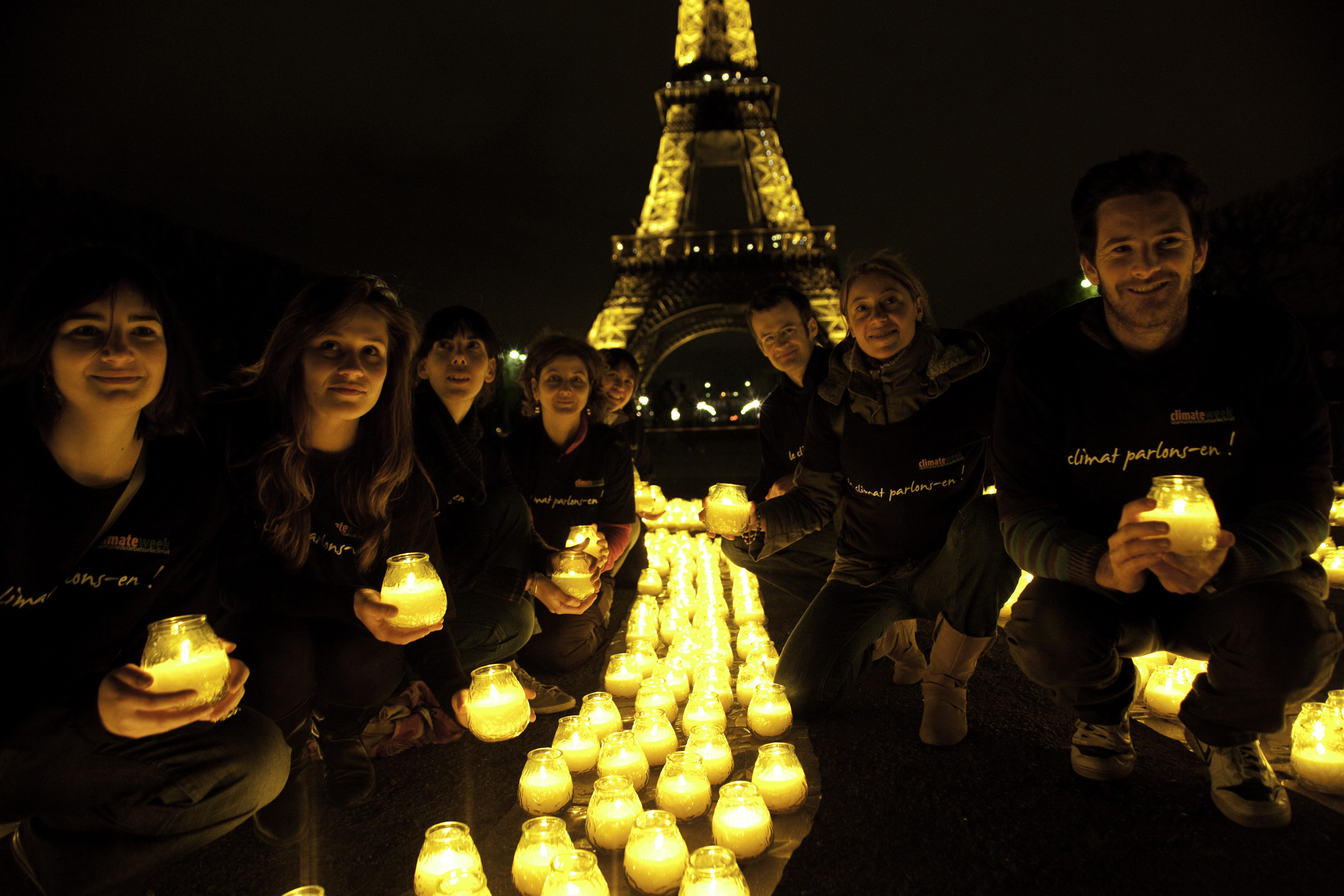 City of lights turns them off for Earth Hour | WWF